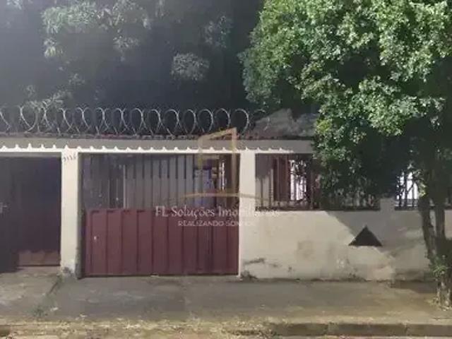 Casa / Sobrado para Venda em Uberlândia/MG Marta Helena 2 Quartos