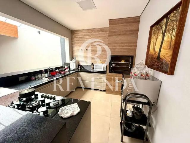 Casa / Sobrado para Venda em Uberlândia/MG Marta Helena 3 Quartos