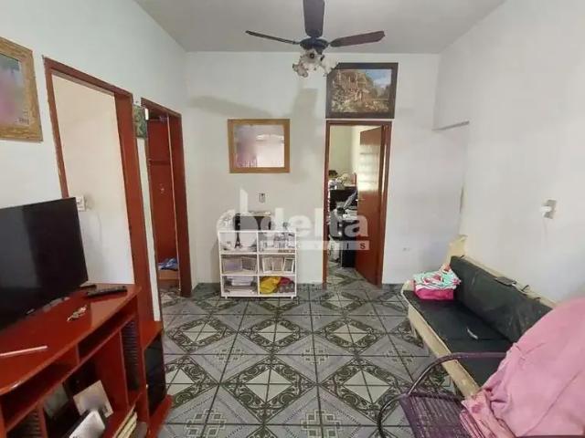 Casa / Sobrado para Venda em Uberlândia/MG Marta Helena 4 Quartos