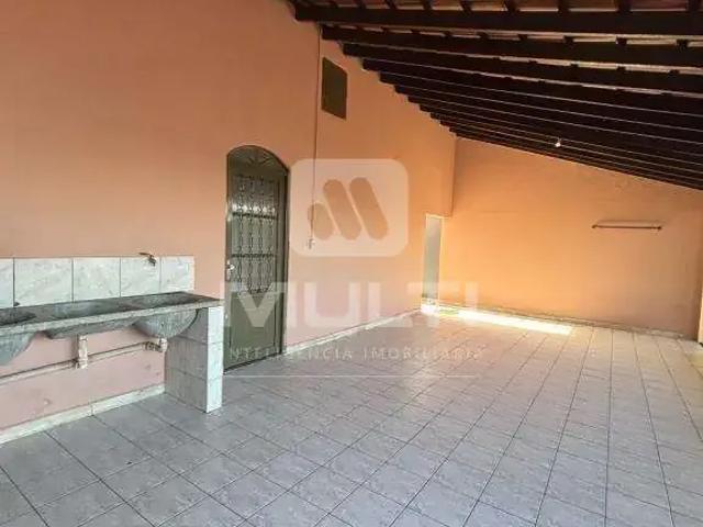 Casa / Sobrado para Venda em Uberlândia/MG Marta Helena 4 Quartos