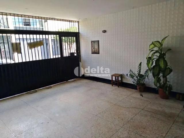 Casa / Sobrado para Venda em Uberlândia/MG Martins 5 Quartos