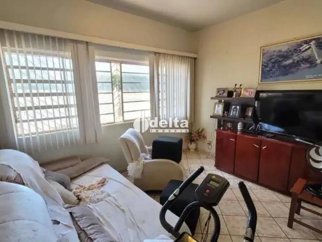 Casa / Sobrado para Venda em Uberlândia/MG Martins 7 Quartos