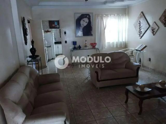 Casa / Sobrado para Venda em Uberlândia/MG Martins 3 Quartos