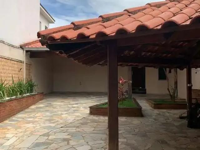 Casa / Sobrado para Venda em Uberlândia/MG Martins 3 Quartos