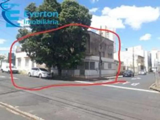 Casa / Sobrado para Venda em Uberlândia/MG Martins 3 Quartos