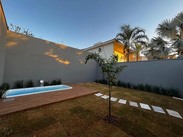 Casa / Sobrado para Venda em Uberlândia/MG Martins 3 Quartos