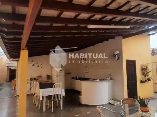 Casa / Sobrado para Venda em Uberlândia/MG Martins 3 Quartos