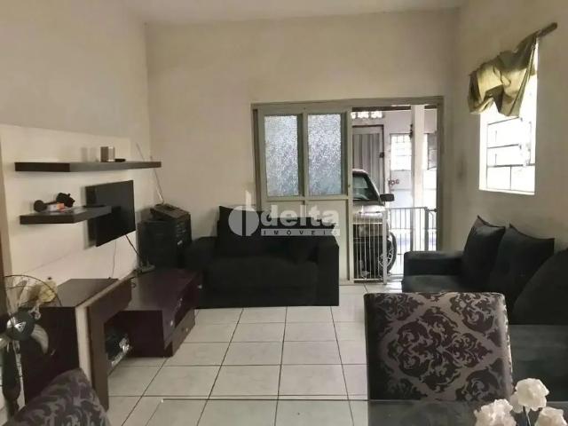Casa / Sobrado para Venda em Uberlândia/MG Martins 3 Quartos