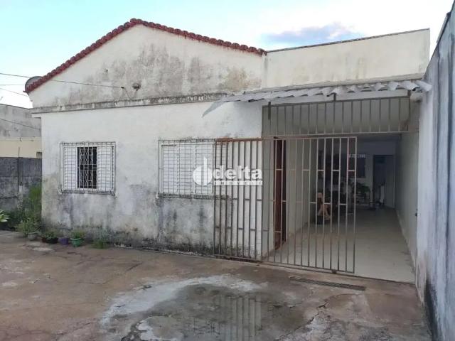 Casa / Sobrado para Venda em Uberlândia/MG Martins 3 Quartos