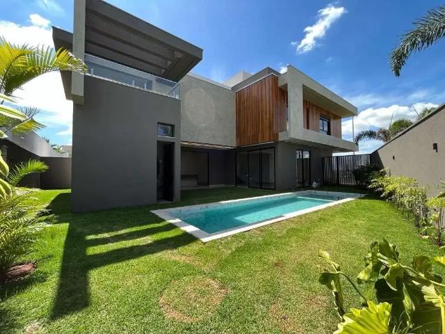 Casa / Sobrado para Venda em Uberlândia/MG Nova Uberlândia 4 Quartos