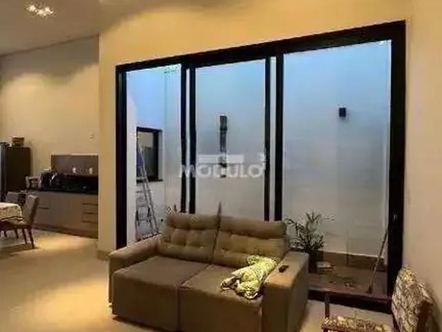 Casa / Sobrado para Venda em Uberlândia/MG Novo Mundo 4 Quartos