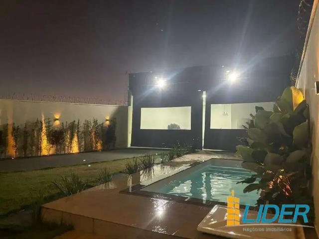 Casa / Sobrado para Venda em Uberlândia/MG Novo Mundo