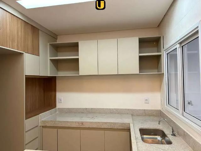Casa / Sobrado para Venda em Uberlândia/MG Novo Mundo 2 Quartos