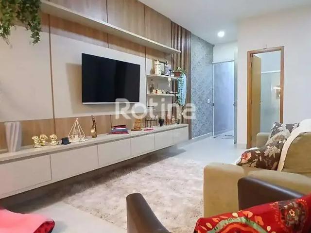 Casa / Sobrado para Venda em Uberlândia/MG Novo Mundo 2 Quartos