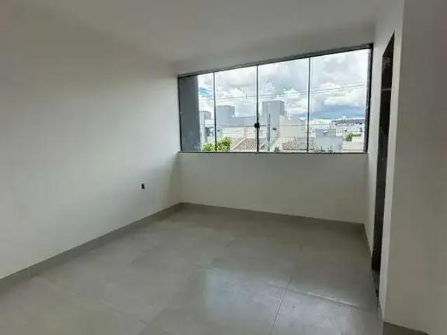 Casa / Sobrado para Venda em Uberlândia/MG Novo Mundo 2 Quartos