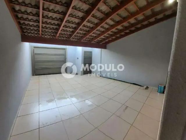Casa / Sobrado para Venda em Uberlândia/MG Novo Mundo 2 Quartos