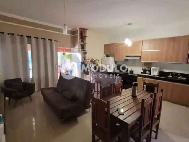 Casa / Sobrado para Venda em Uberlândia/MG Novo Mundo 2 Quartos