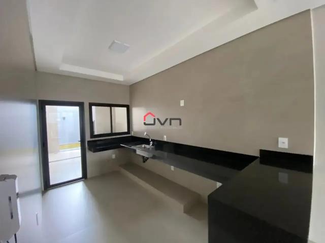 Casa / Sobrado para Venda em Uberlândia/MG Novo Mundo 2 Quartos