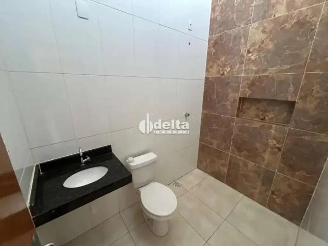 Casa / Sobrado para Venda em Uberlândia/MG Novo Mundo 2 Quartos