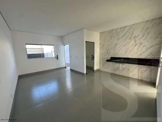 Casa / Sobrado para Venda em Uberlândia/MG Novo Mundo 2 Quartos