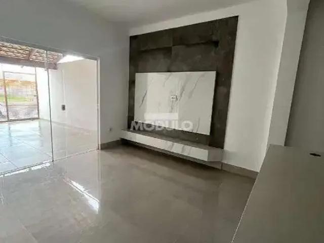 Casa / Sobrado para Venda em Uberlândia/MG Novo Mundo 2 Quartos