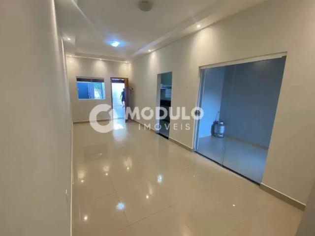 Casa / Sobrado para Venda em Uberlândia/MG Novo Mundo 2 Quartos