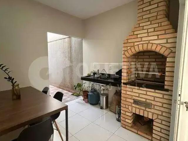 Casa / Sobrado para Venda em Uberlândia/MG Novo Mundo 2 Quartos