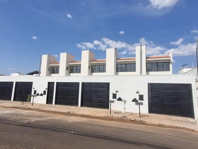 Casa / Sobrado para Venda em Uberlândia/MG Novo Mundo 2 Quartos