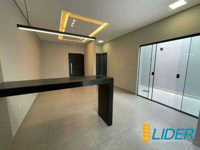 Casa / Sobrado para Venda em Uberlândia/MG Novo Mundo 2 Quartos