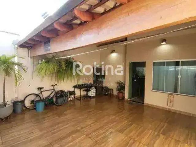 Casa / Sobrado para Venda em Uberlândia/MG Novo Mundo 2 Quartos