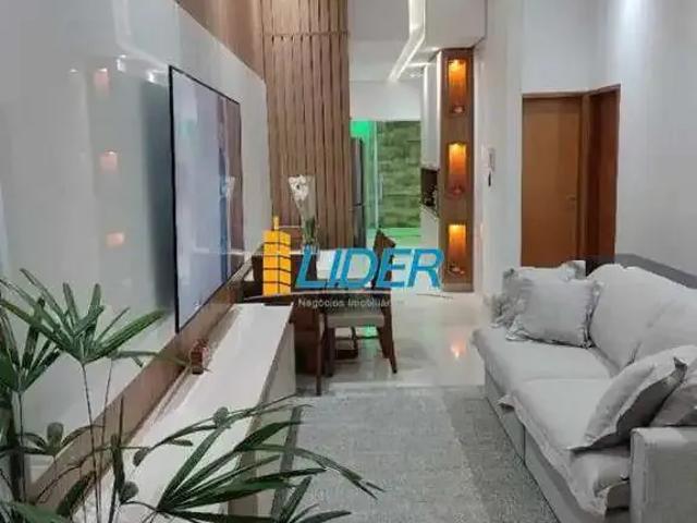 Casa / Sobrado para Venda em Uberlândia/MG Novo Mundo 2 Quartos
