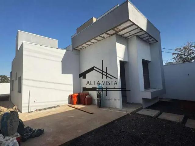 Casa / Sobrado para Venda em Uberlândia/MG Novo Mundo 2 Quartos