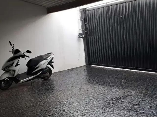 Casa / Sobrado para Venda em Uberlândia/MG Novo Mundo 3 Quartos