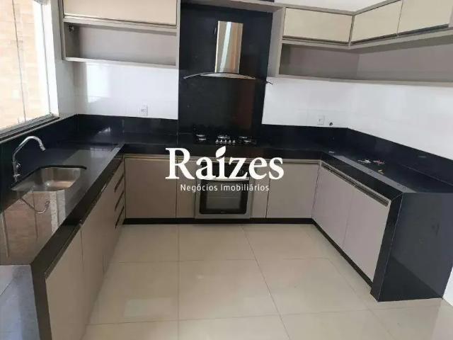 Casa / Sobrado para Venda em Uberlândia/MG Novo Mundo 3 Quartos