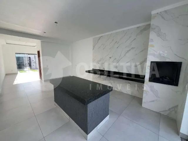 Casa / Sobrado para Venda em Uberlândia/MG Novo Mundo 3 Quartos