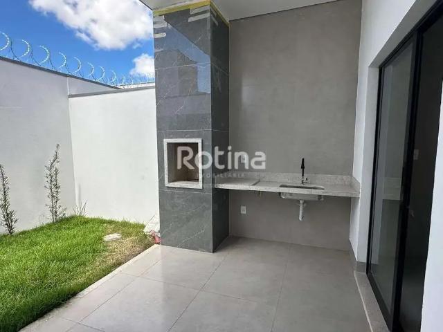 Casa / Sobrado para Venda em Uberlândia/MG Novo Mundo 3 Quartos