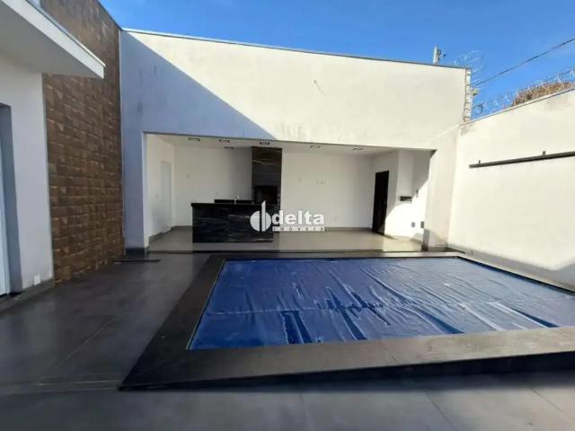 Casa / Sobrado para Venda em Uberlândia/MG Novo Mundo 3 Quartos