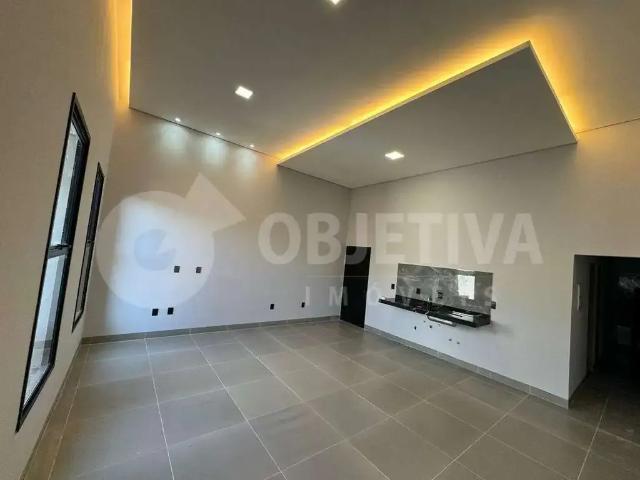 Casa / Sobrado para Venda em Uberlândia/MG Novo Mundo 3 Quartos