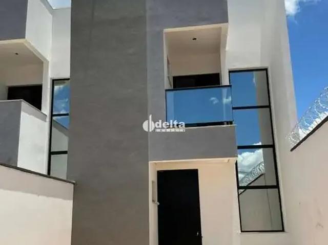 Casa / Sobrado para Venda em Uberlândia/MG Novo Mundo 3 Quartos