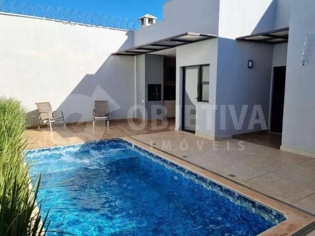 Casa / Sobrado para Venda em Uberlândia/MG Novo Mundo 3 Quartos