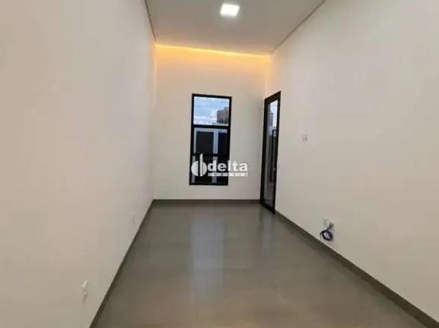 Casa / Sobrado para Venda em Uberlândia/MG Novo Mundo 3 Quartos