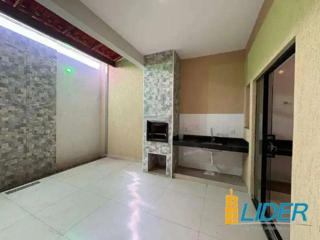 Casa / Sobrado para Venda em Uberlândia/MG Novo Mundo 3 Quartos