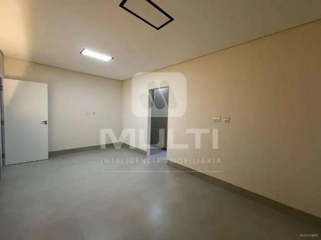 Casa / Sobrado para Venda em Uberlândia/MG Novo Mundo 3 Quartos