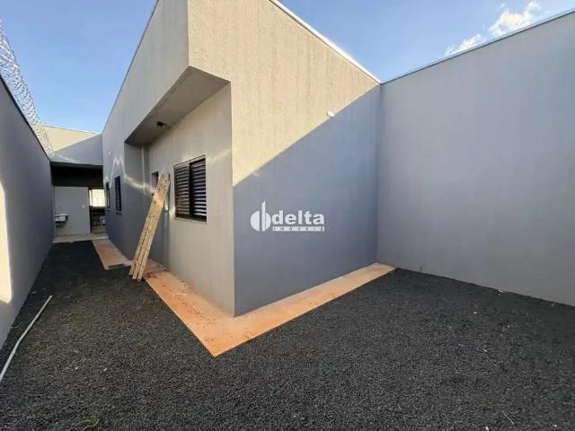 Casa / Sobrado para Venda em Uberlândia/MG Novo Mundo 3 Quartos