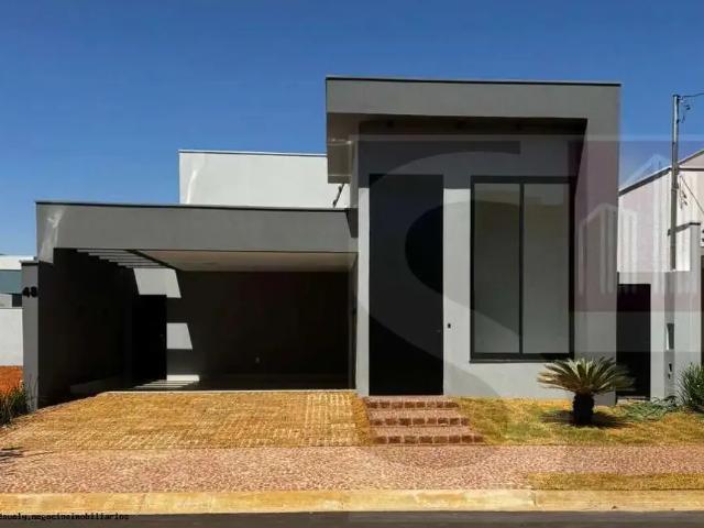 Casa / Sobrado para Venda em Uberlândia/MG Novo Mundo 3 Quartos