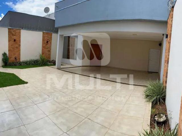 Casa / Sobrado para Venda em Uberlândia/MG Novo Mundo 3 Quartos