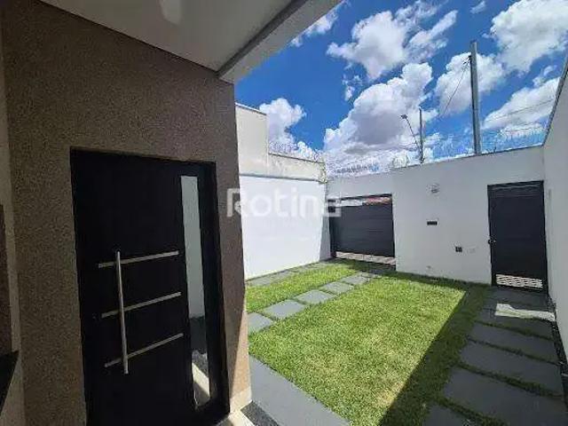 Casa / Sobrado para Venda em Uberlândia/MG Novo Mundo 3 Quartos