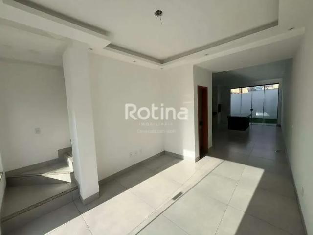Casa / Sobrado para Venda em Uberlândia/MG Novo Mundo 3 Quartos