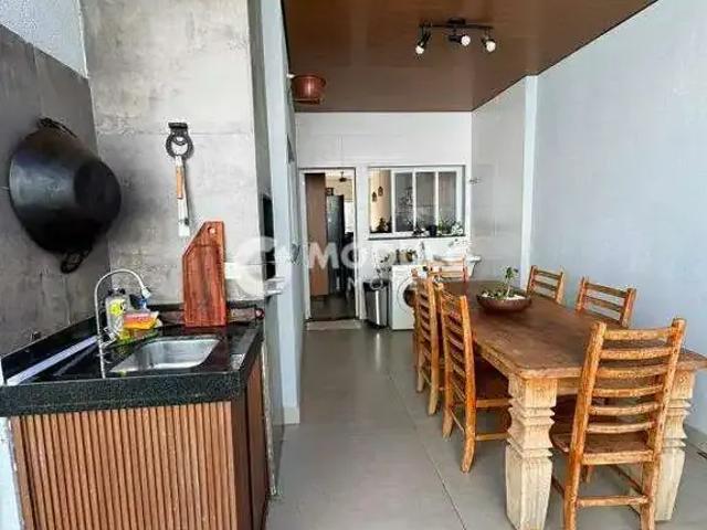 Casa / Sobrado para Venda em Uberlândia/MG Novo Mundo 3 Quartos
