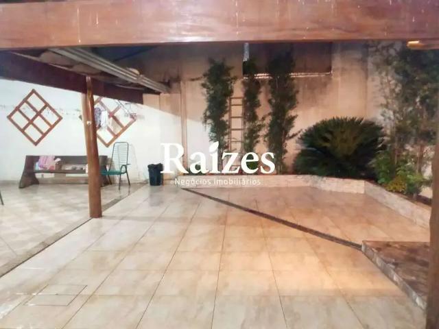 Casa / Sobrado para Venda em Uberlândia/MG Novo Mundo 3 Quartos